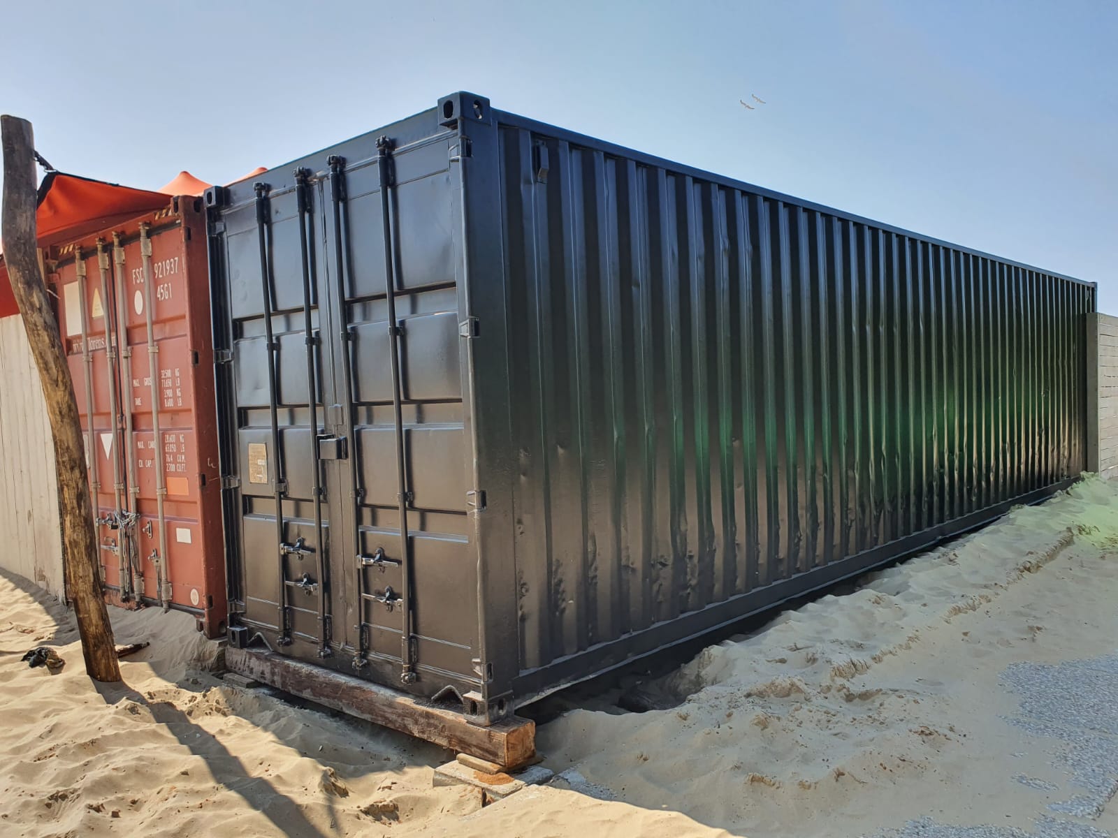 Container completely sprayed - Remco Container Service